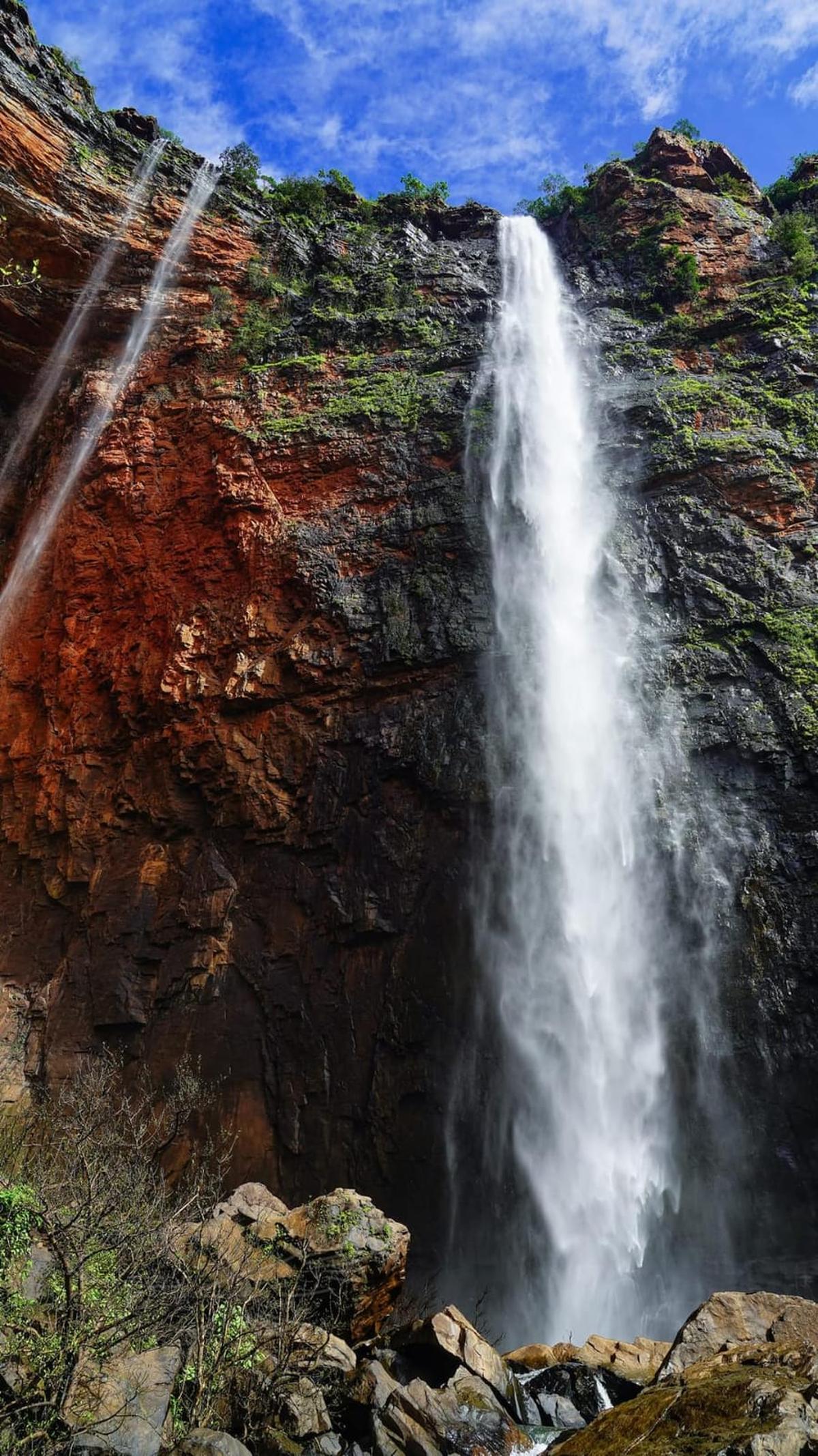 Meet Indaram Nageshwar Rao, a passionate explorer of Telangana’s waterfalls - The Hindu